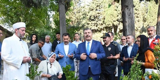 Sağlık Bakanı Koca, bayram namazını Hatay'da kıldı - Personel Sağlık Net